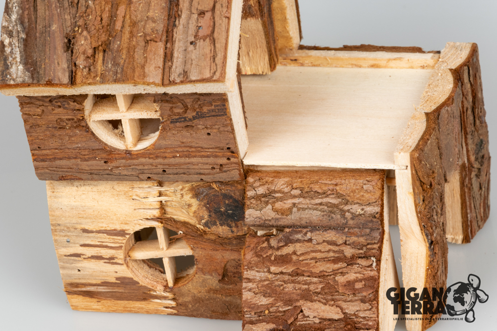 Quinn - Bjork House - 15x15x16cm